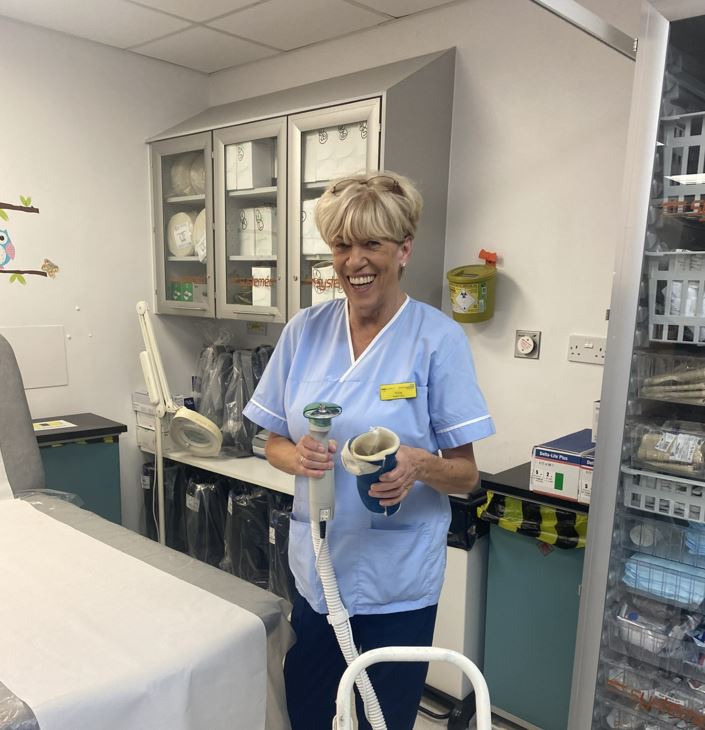 Orthopaedic Technician Trish - 28 years of broken bones - University ...