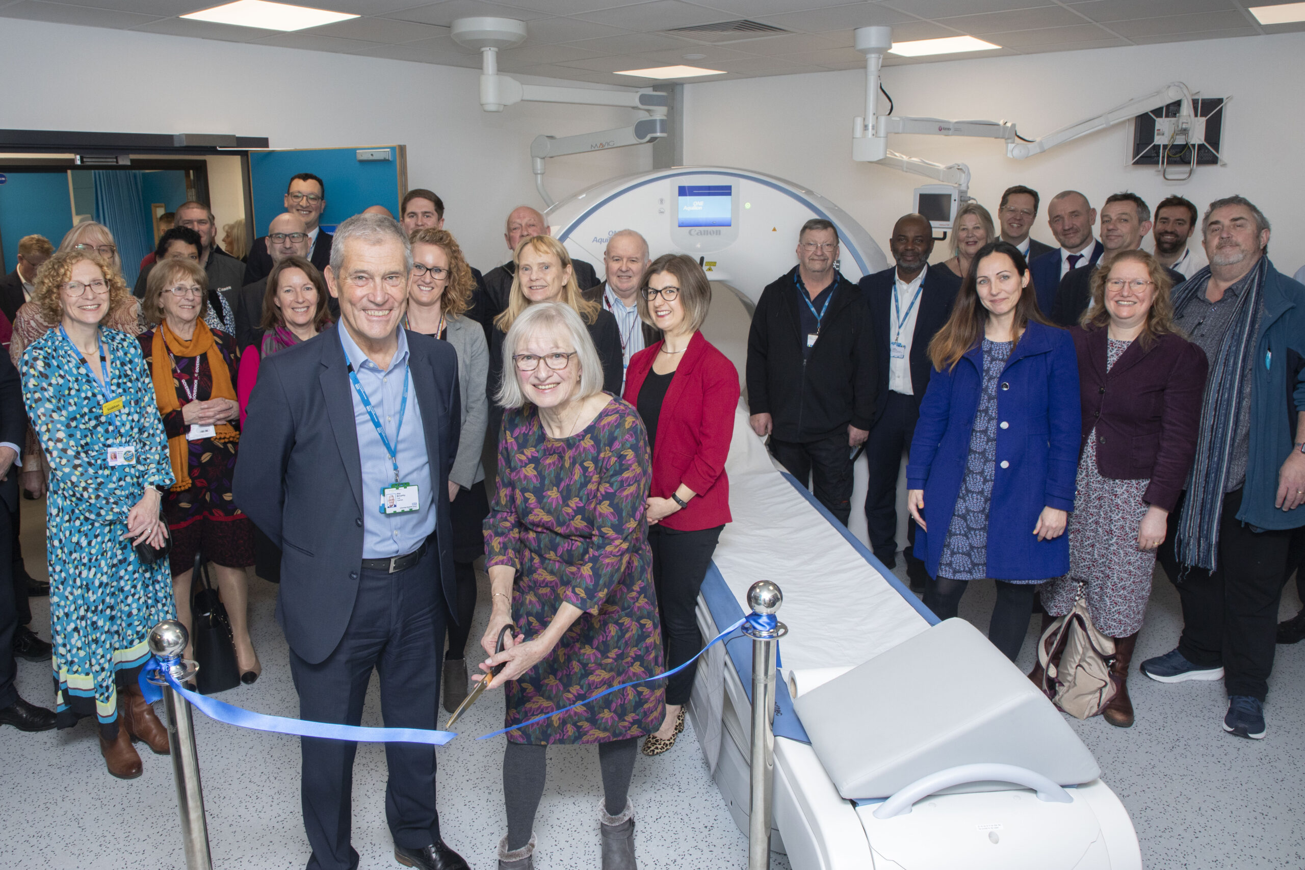 NHS supporter cuts the ribbon on new state-of-the-art Community Diagnostic Centre at Southlands ...
