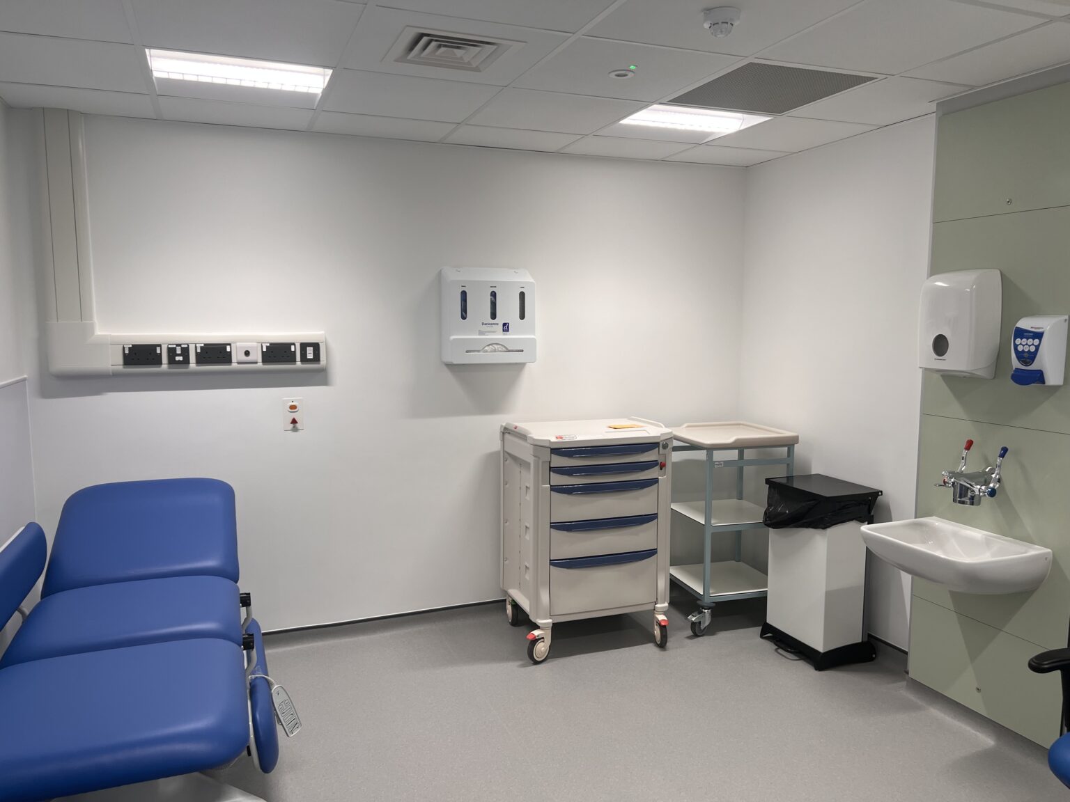 Community Diagnostic Centre: fully open and welcoming patients ...